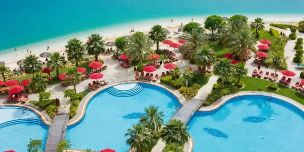 Stunning Swimming Pools & Poolside Decor Guide